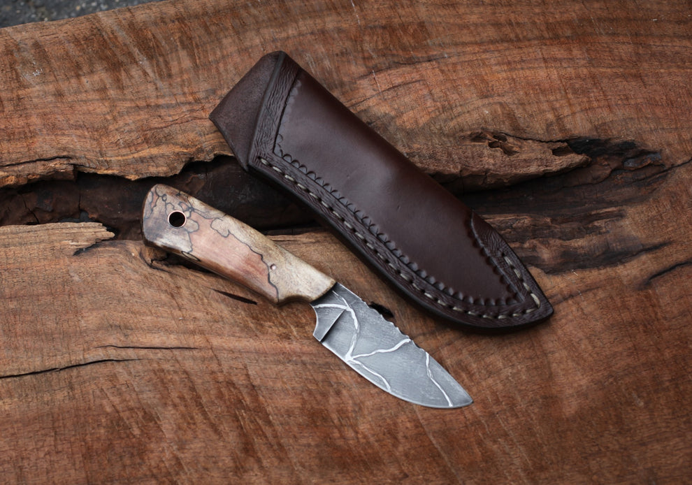 Guardless Drop Point hunter, spalted maple – C Thomas Knives